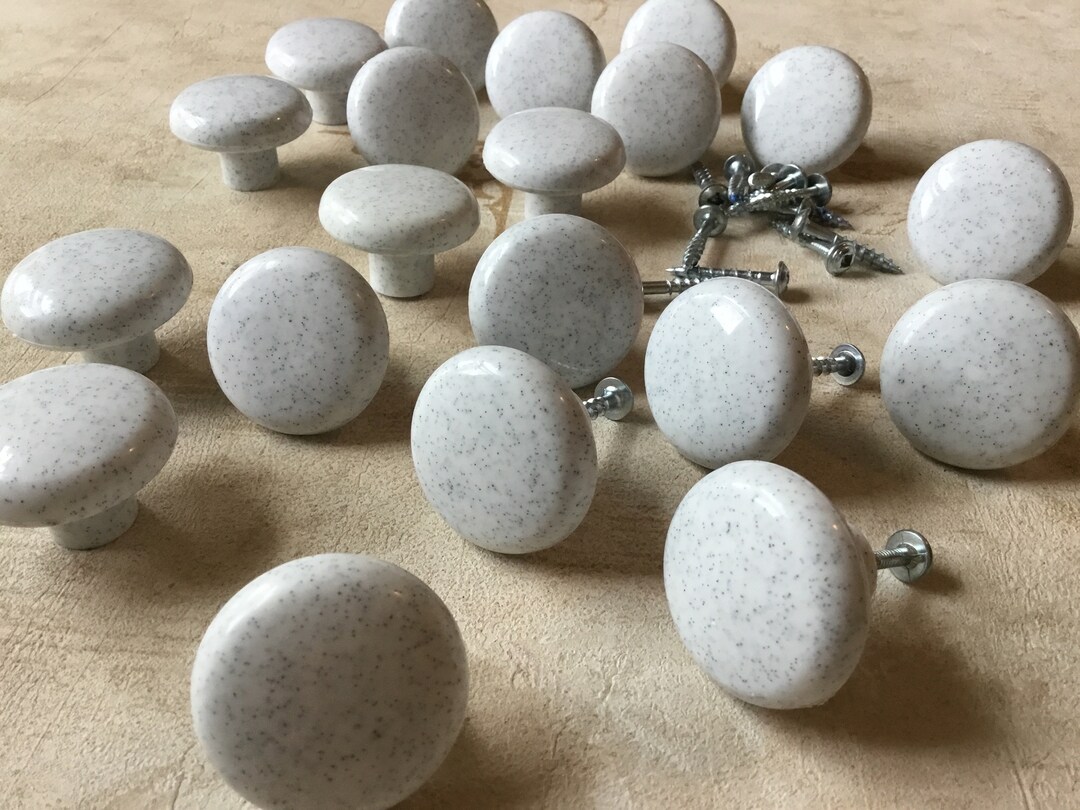 Vintage Cuboard Knobs Set of 20 Vintage 1980’s Granite Speckled Plastic ...