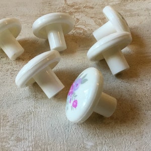 Vintage Purple Floral Drawer Knobs Set of 6 Plastic Kitschy Purple ...
