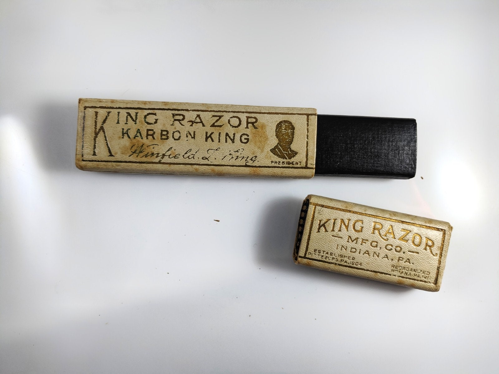 vintage King Razor Indiana PA Straight razor coffin case