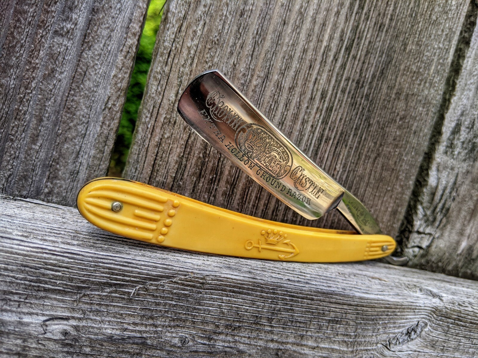 Ornate Vintage Crown and Castle Straight Razor Round point RARE