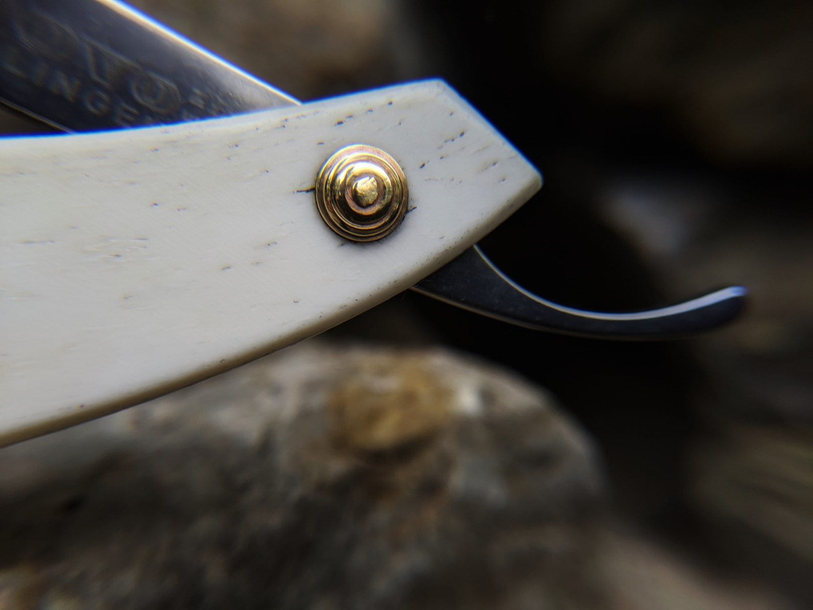 Dovo Custom Straight Razor Bone Scales brass 5/8