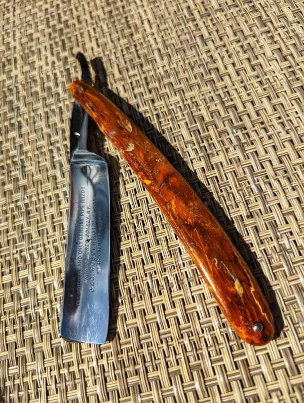 The Original and only genuine Pipe Razor Geo Wostenholm & Son 1694