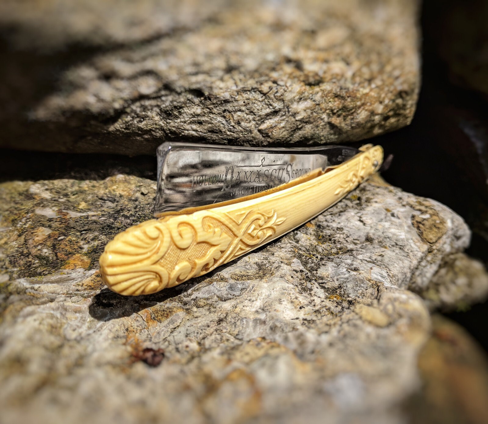 Germania Straight Razor Damascus Steel German Ornate Scales