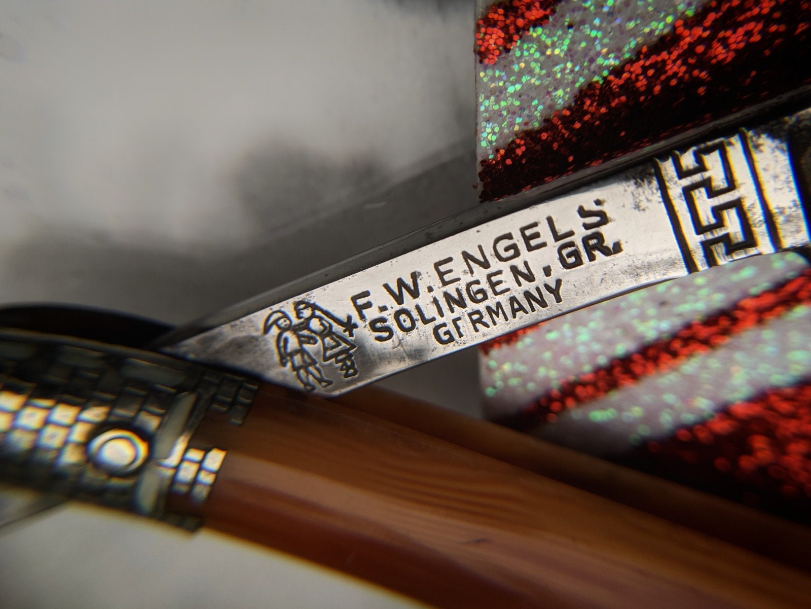 FW Engels Shave Ready Straight Razor Fancy Ornate Brass Scales