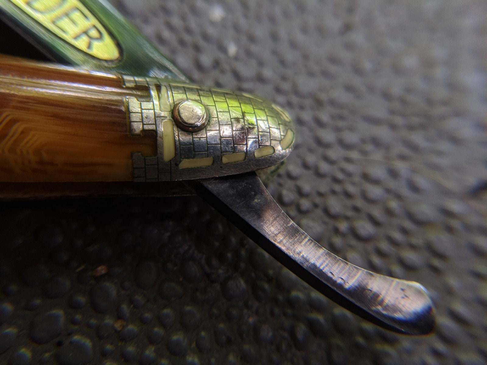 FW Engels Shave Ready Straight Razor Fancy Ornate Brass Scales