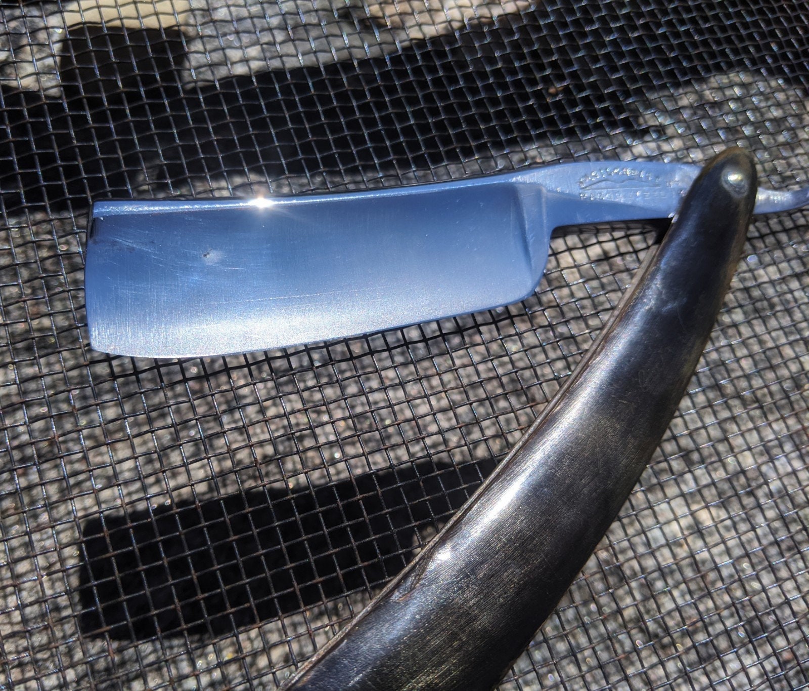 WOW 1 8/8 Vintage Wm. Gilchrist Wade and Butcher Bow Straight Razor ...