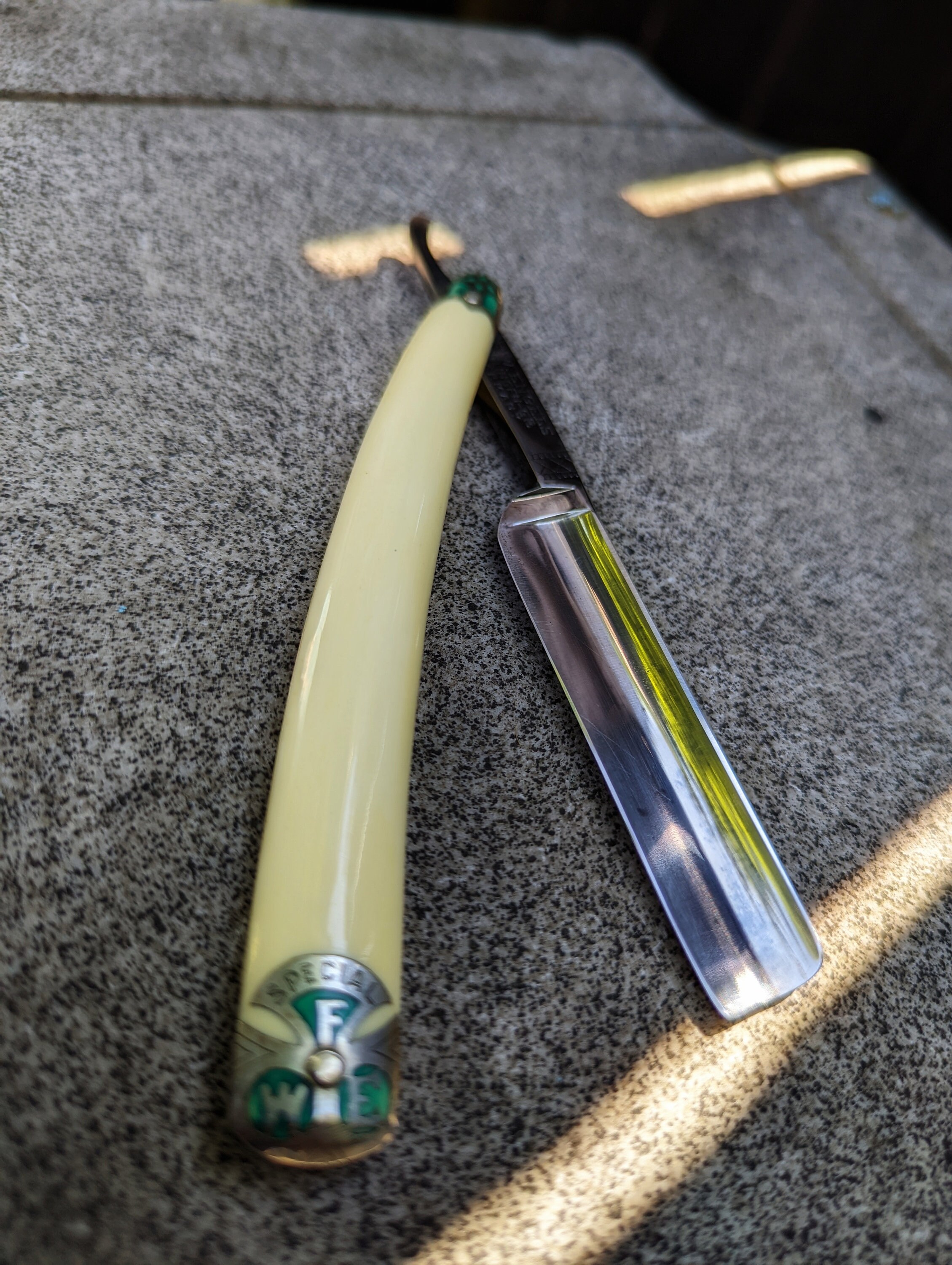 5/8 FW Engels Shave Ready Straight Razor Fancy Ornate Scales Shave Ready