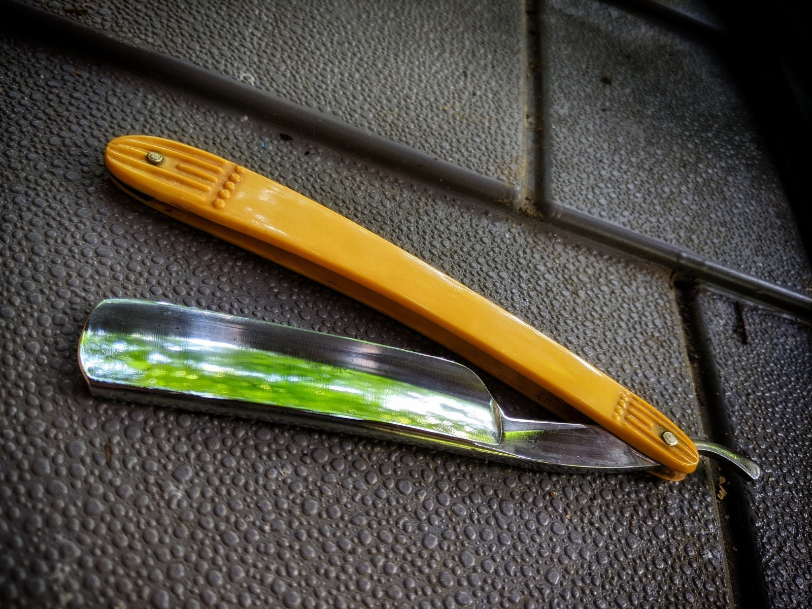 Ornate Vintage Crown and Castle Straight Razor Round point RARE