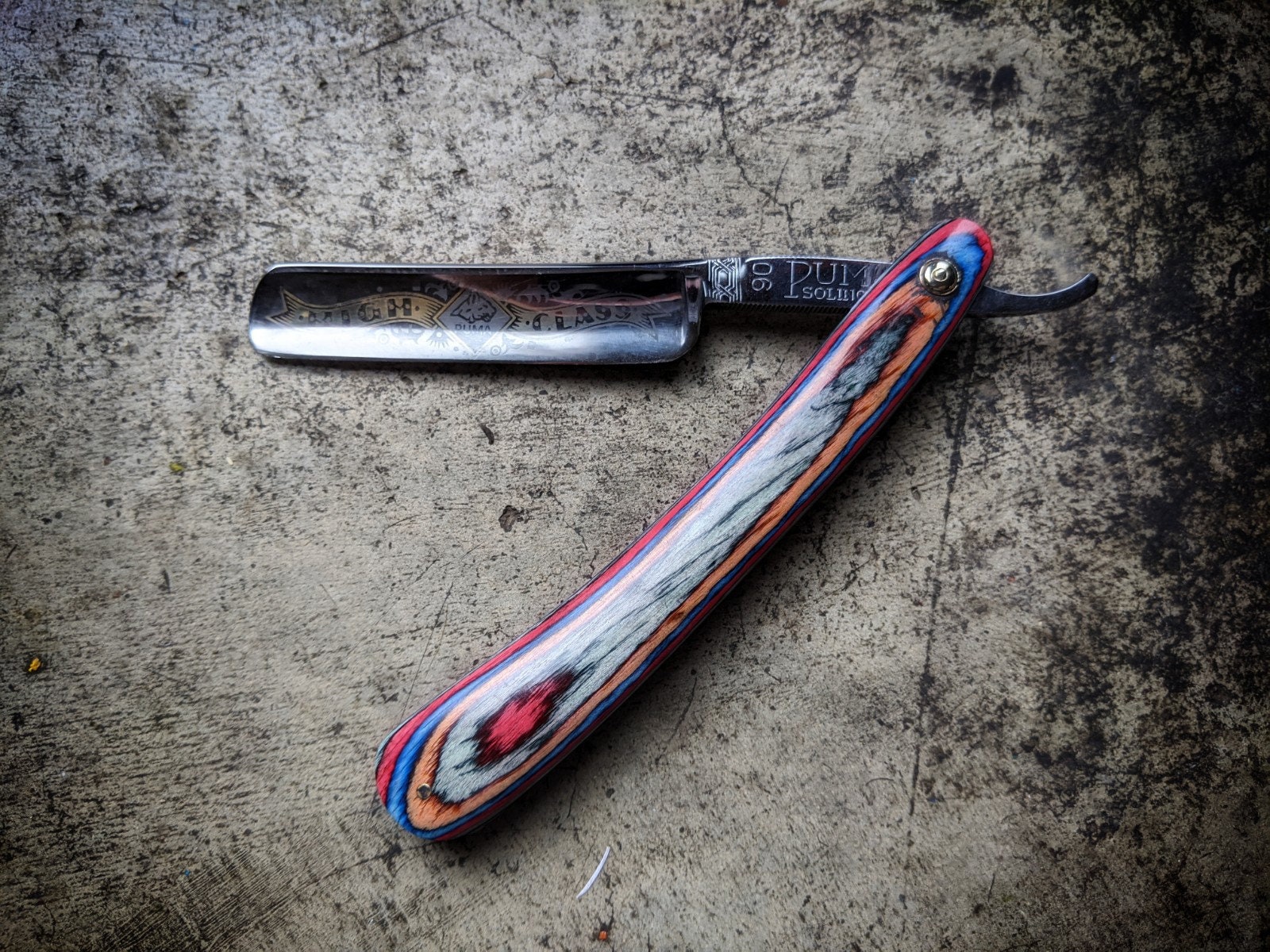 Puma 90 High Class Custom Scales Straight Razor