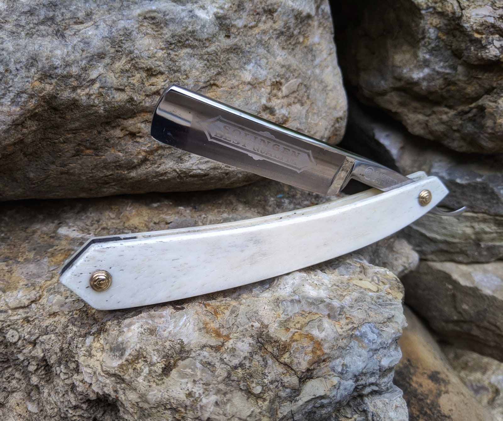 Dovo Custom Straight Razor Bone Scales brass 5/8