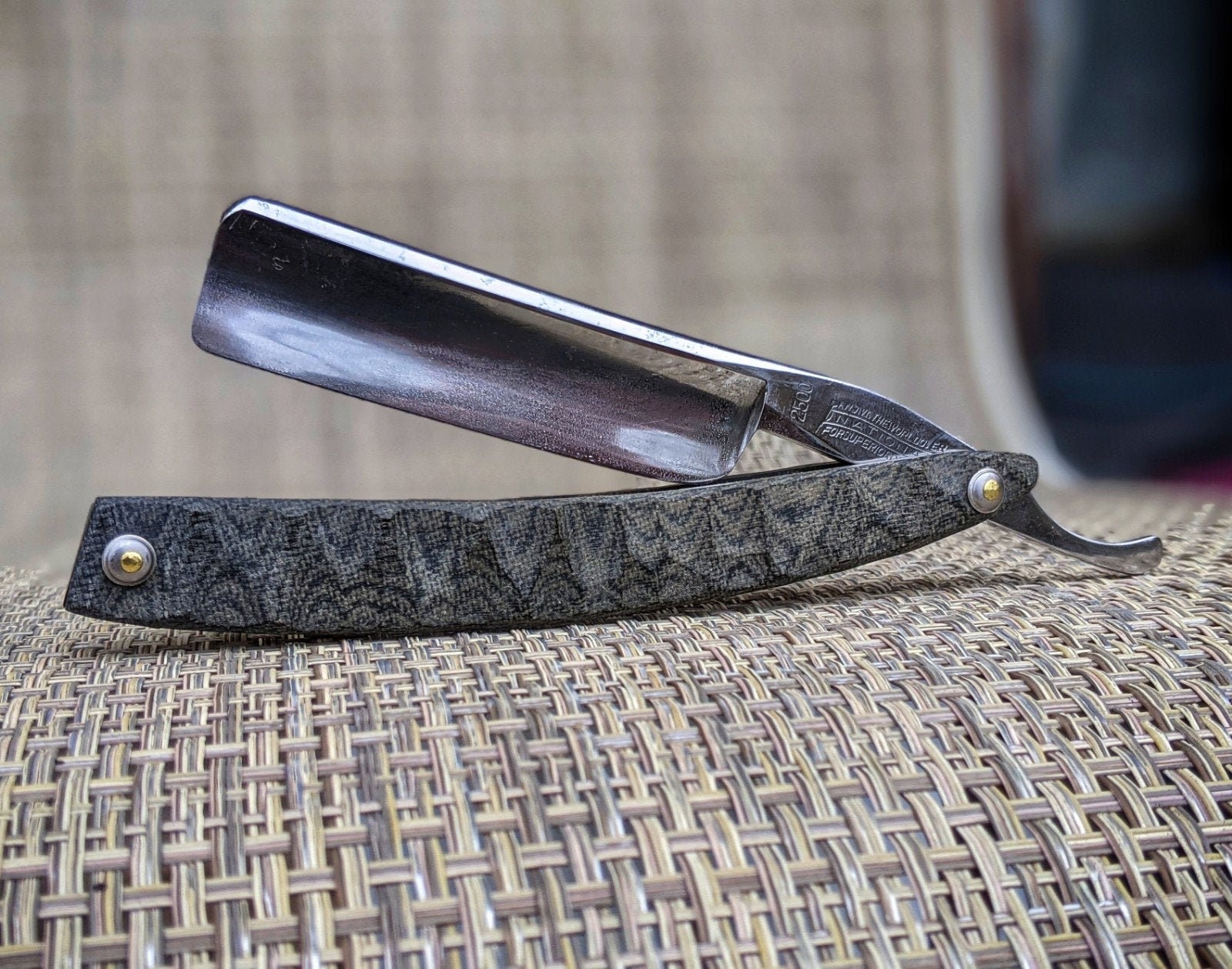 NOS 7/8 Japanese Straight Razor Custom Scales Excellent wet shave