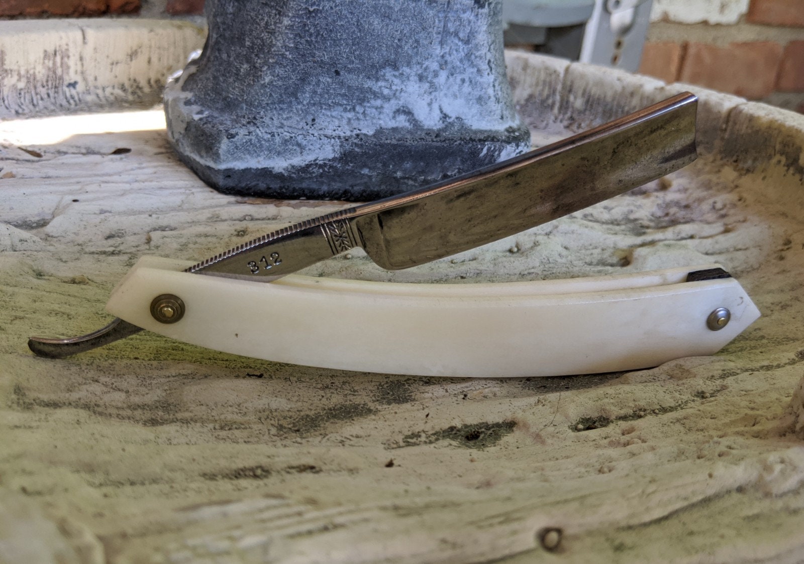 WM Elliot Straight Razor Vintage custom BONE scales shave ready 312