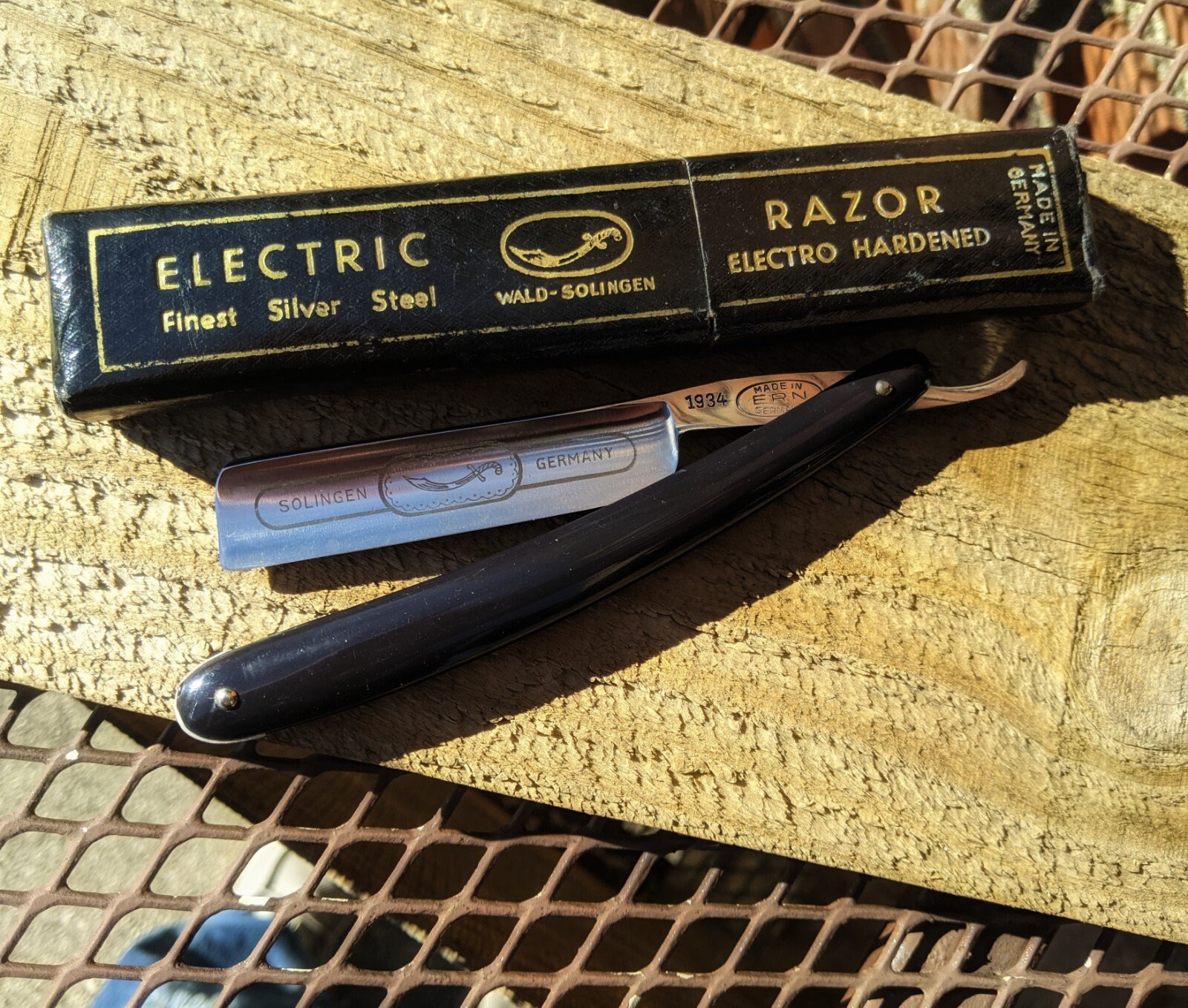 Electric 1934 Straight Razor ERN Wald Solingen Steel Germany ERN1