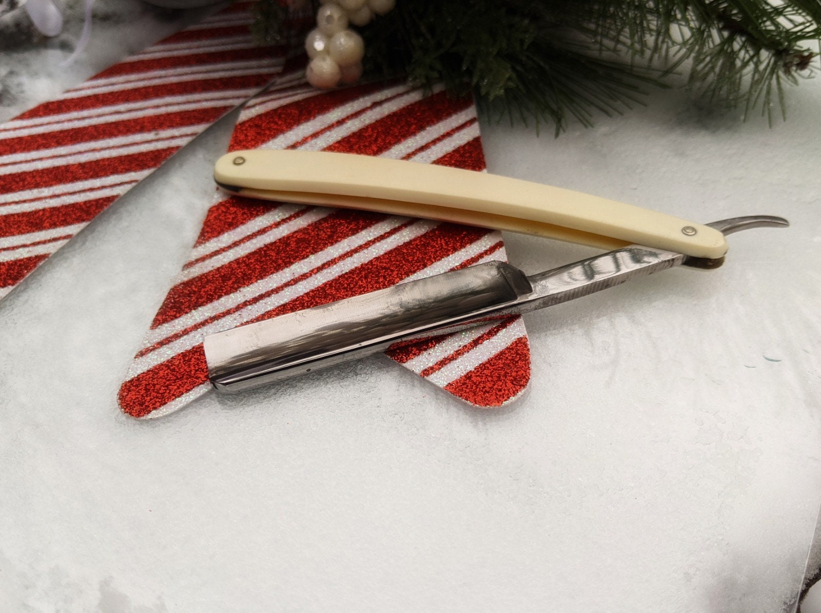 Fancy Ornate Vintage Straight Razor SOLINGEN Etched Shave Ready 5/8