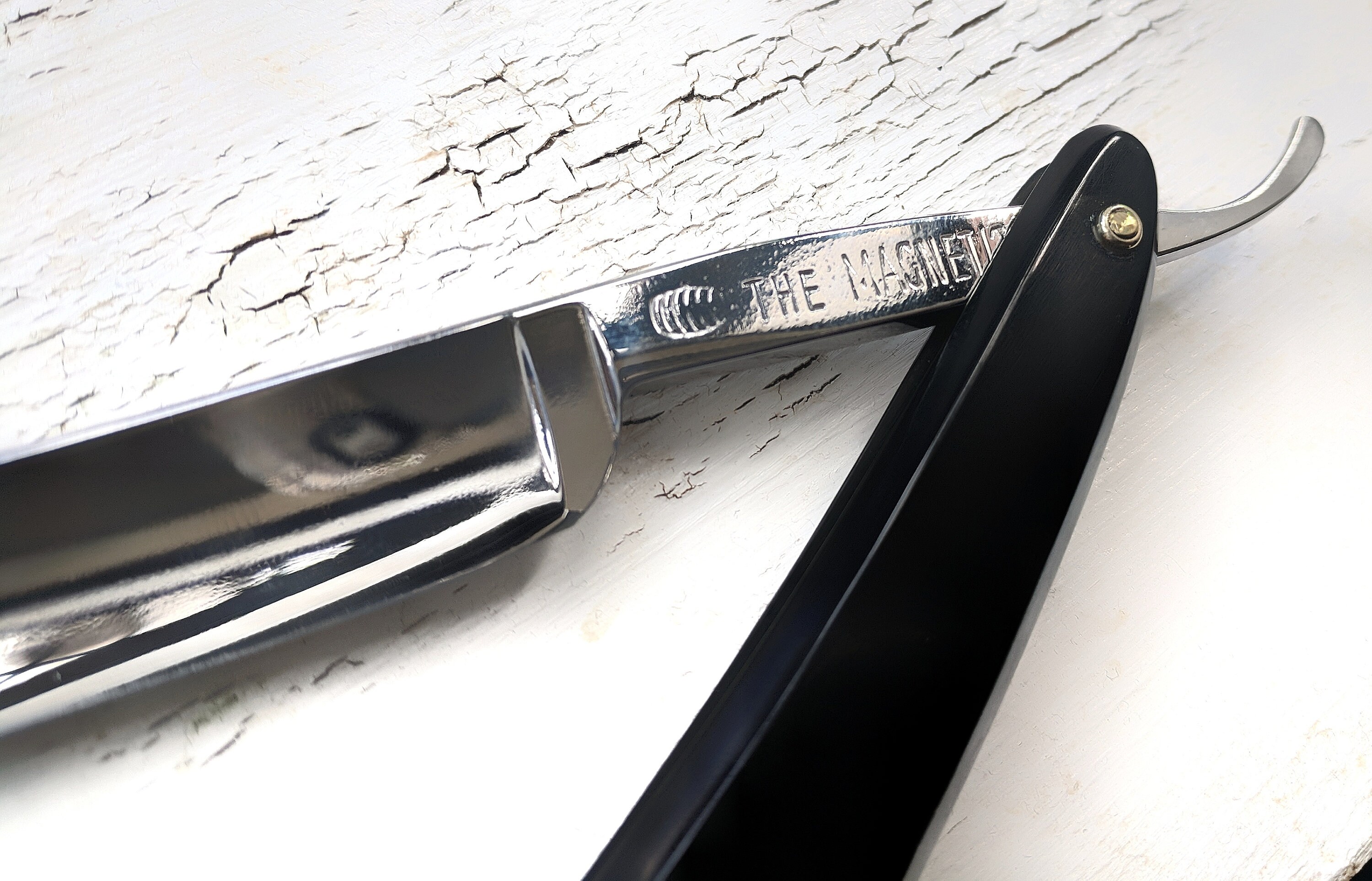 Vintage The Magnetic Straight Razor that is 5/8 wide Made in Germany ...