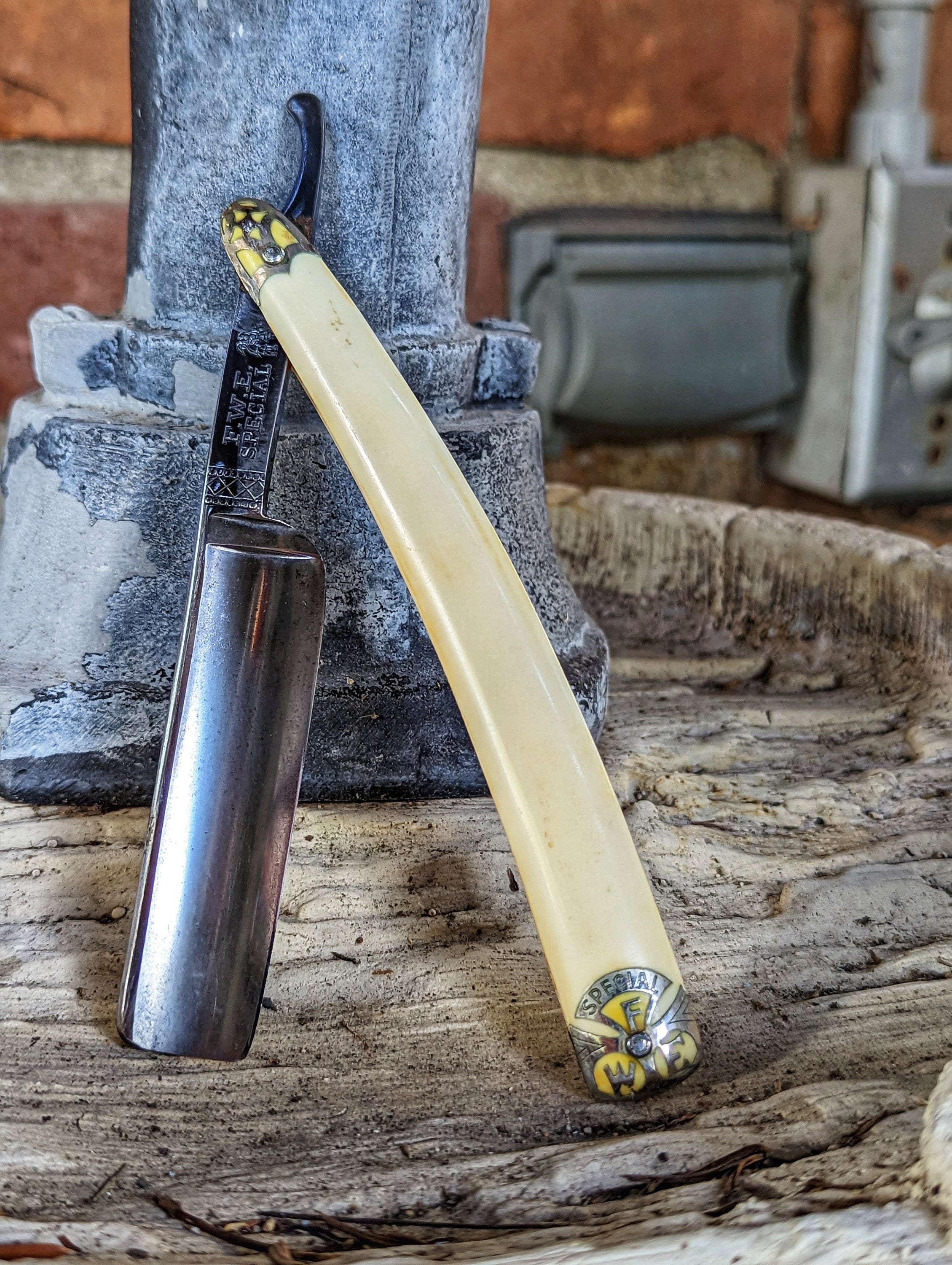 FW Engels 6/8 Shave Ready Straight Razor Fancy Ornate Scales Shave Ready