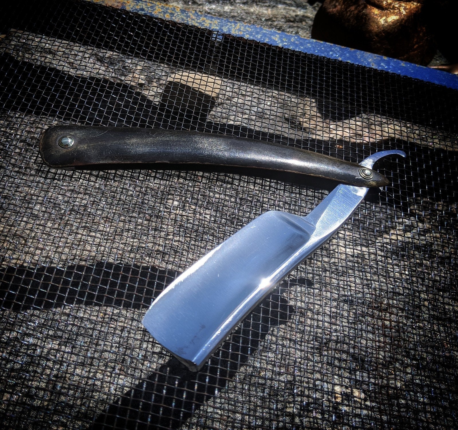 WOW 1 8/8 Vintage Wm. Gilchrist Wade and Butcher Bow Straight Razor ...