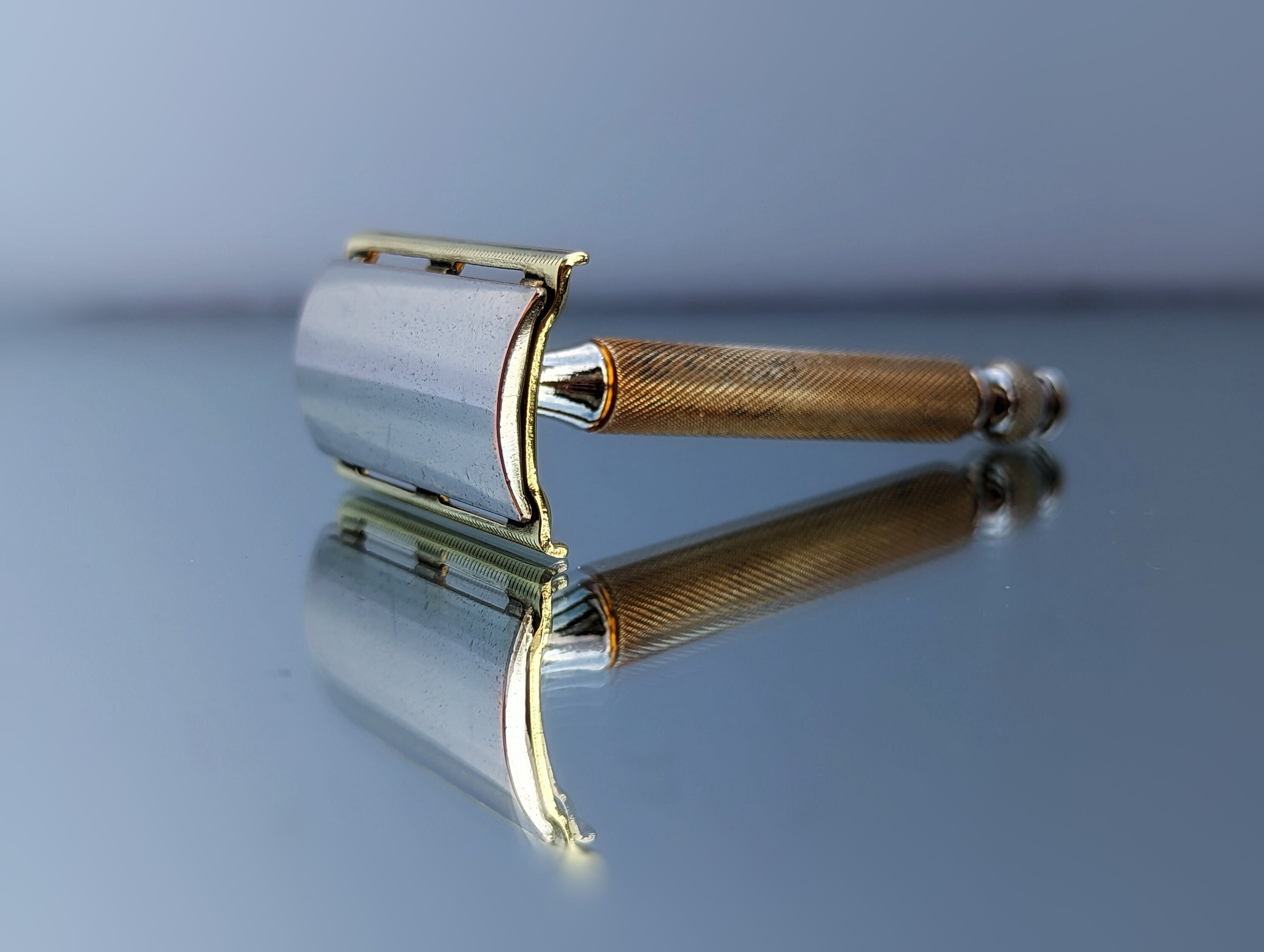 1960s DE Gillette DE Double Edge Safety Razor 3 Tone chrome Gold faded ...