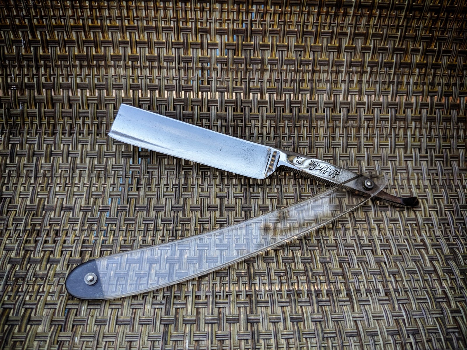 Vintage Griffon Cutlery Works Germany-Griffon XX 67 - Straight Razor Shave