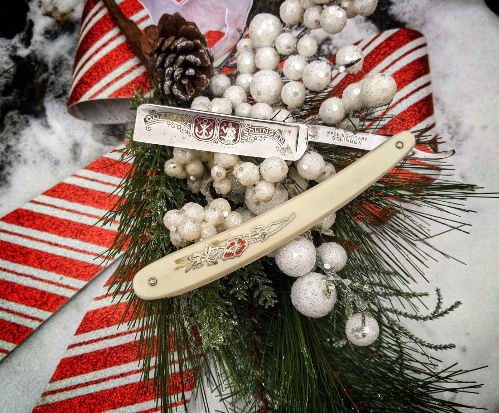 Fancy Ornate Vintage Straight Razor SOLINGEN Etched Shave Ready 5/8