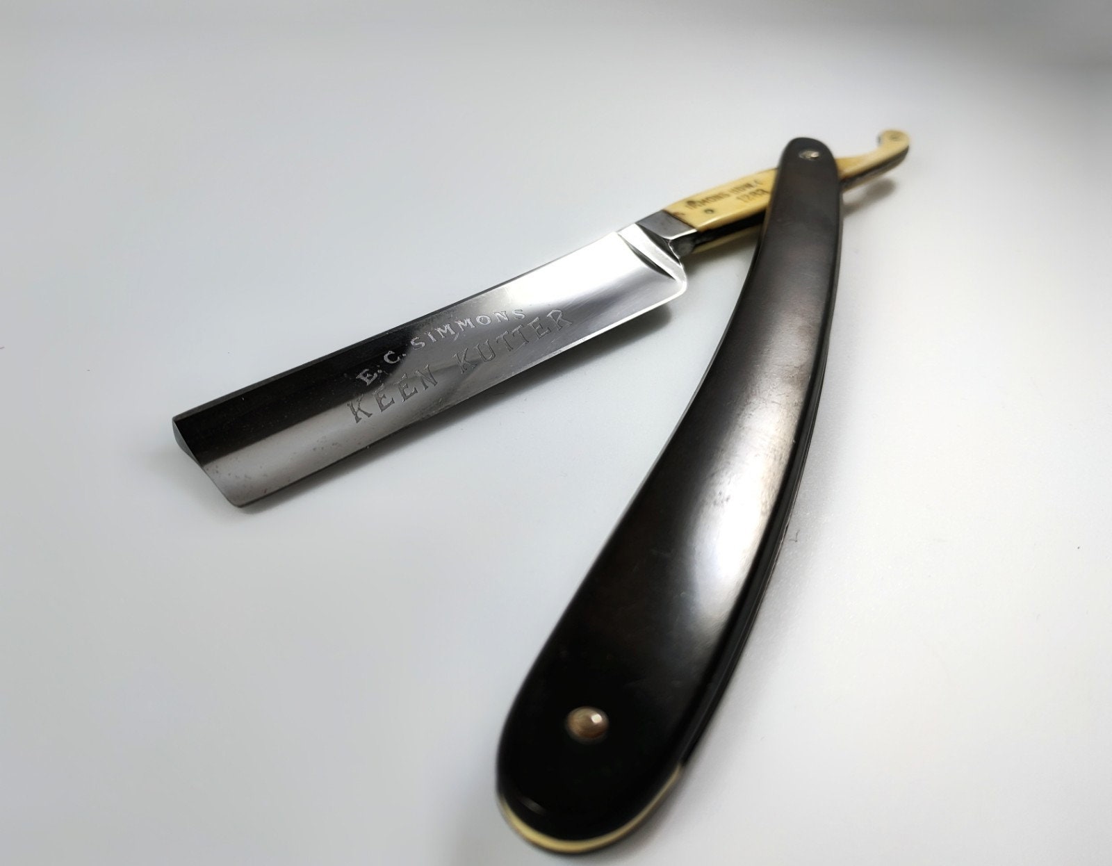 Vintage 5/8 Simmons Hardware-Keen Kutter German straight razor Covered ...