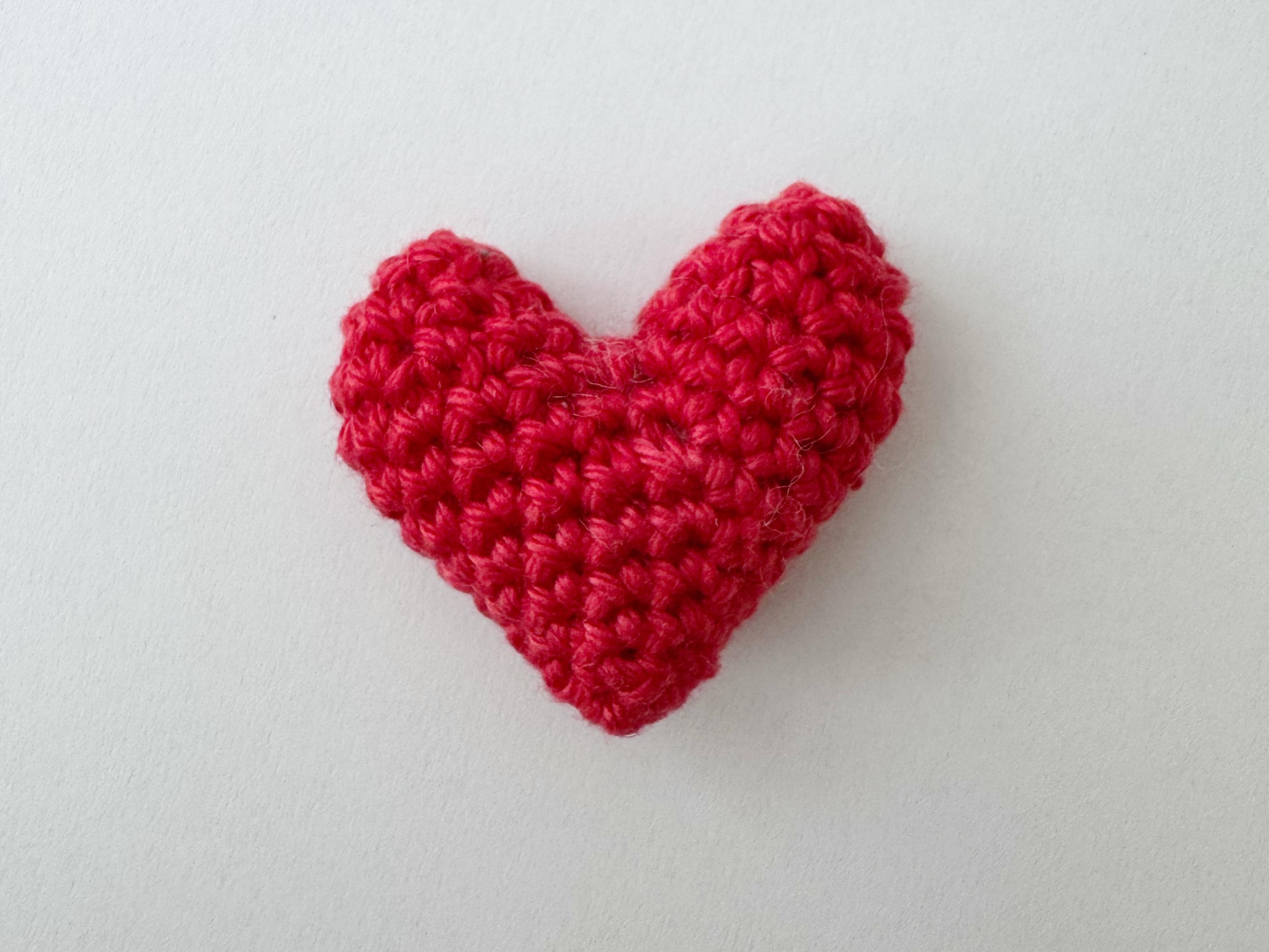 Crochet Heart Pattern, Small Plush Heart, Easy Heart Crochet, Crocheted ...