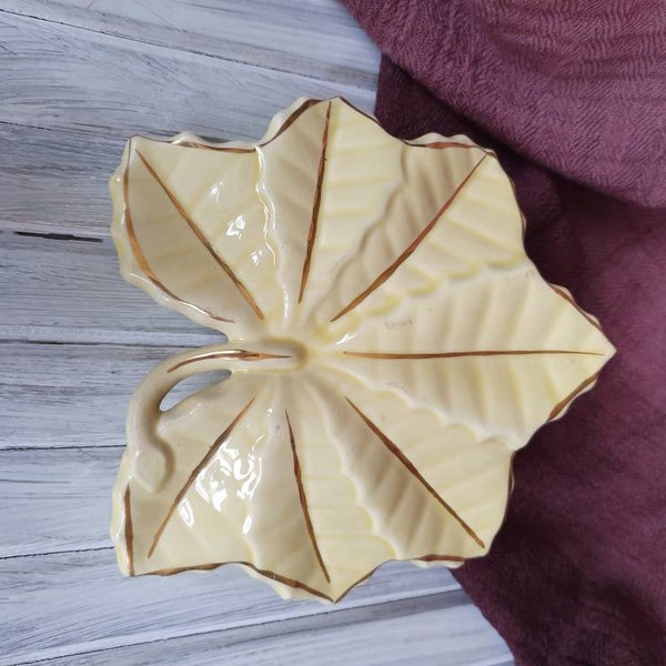 Maple Leaf Wall Plaque - Etsy