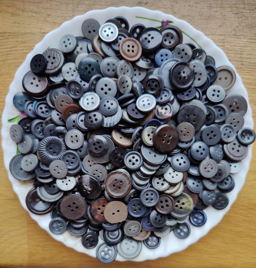 Set of 540 Old Buttons From the 70s-90s. Buttons of Different Sizes in ...