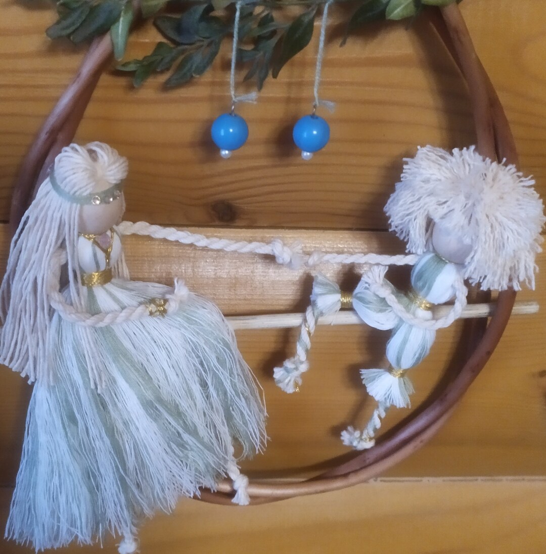 Macrame Dolls.dolls Mom With a Child From Threads Using Macrame ...