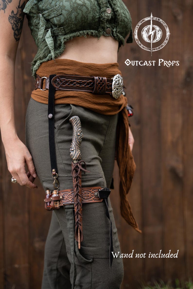 Ornate Leather Wand Garter Holster for Wizards Witches and Cosplay ...