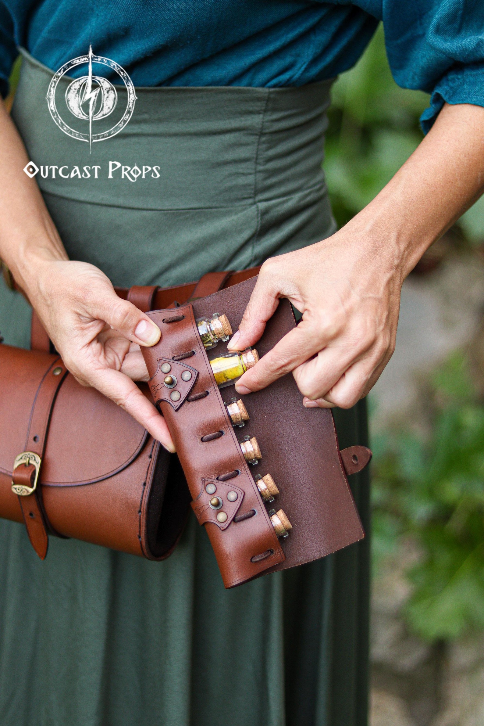 6 Small Potion Leather Case Vertical Belt Kit for LARP Cosplay and ...