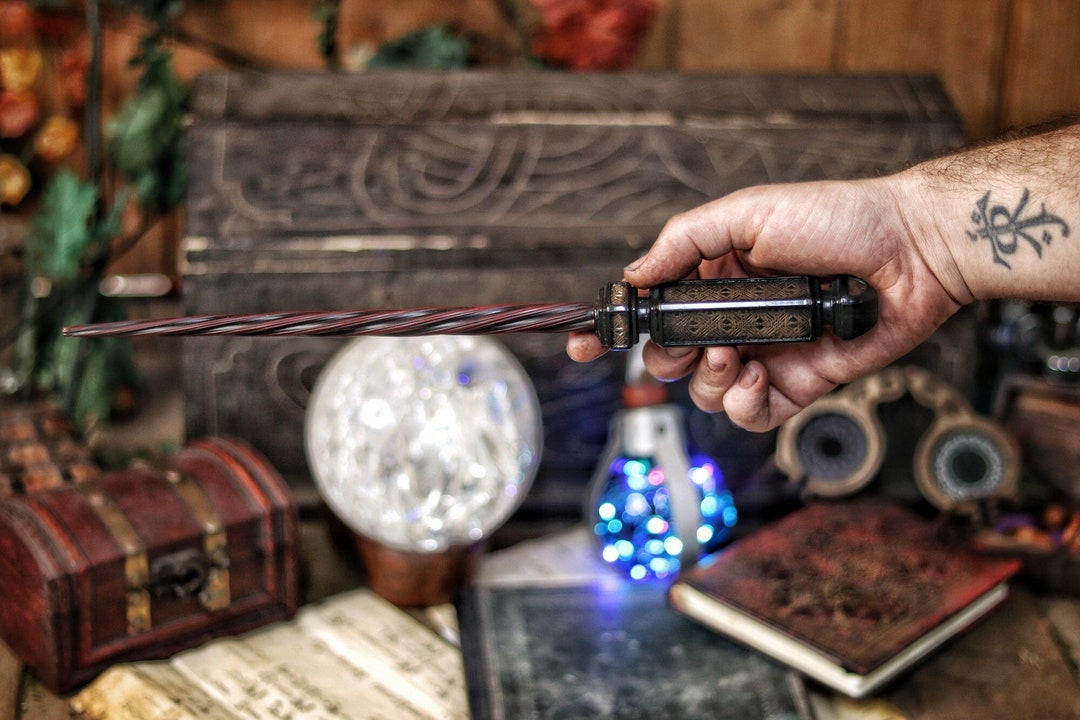 Obsidian Magic Wand: Elegance for LARP, Ren-fair, Wizardry, Sorcery ...