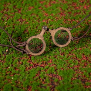 Vintage-inspired Alchemist Spectacles: Medieval LARP Steampunk Eyewear ...