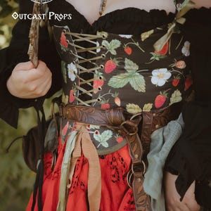 Handcrafted Floral Leather Belt With O Rings for Fantasy LARP Medieval ...