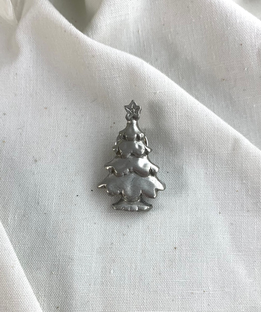 Liz Claiborne (LCI) Holiday Tree Lapel Pin, 1 1/2" X 1", Silver Tone ...