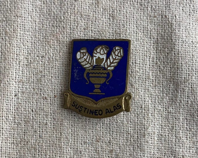 Vintage WWII US Air Force Pin, Sustineo Alas, Bronze Tone - Etsy