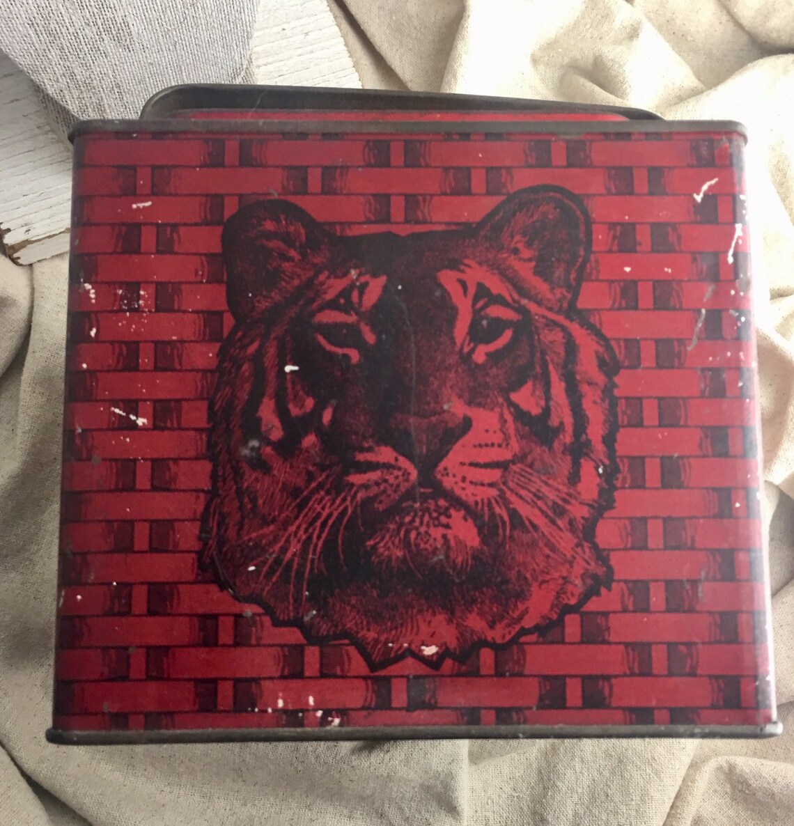 Tiger Chewing Tobacco Lunch Pail Tin, Vintage, 8.5" X 7" X 6" - Etsy