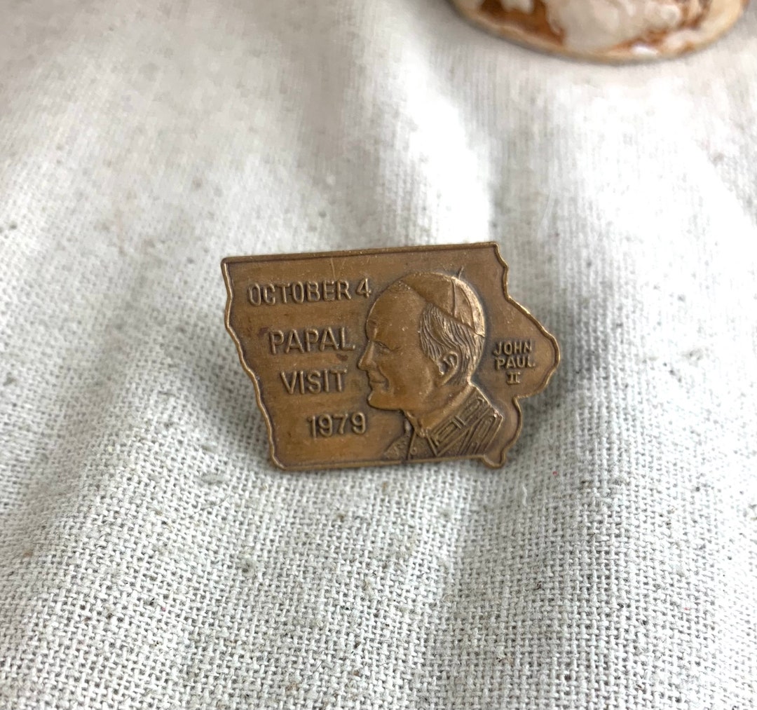 Pope John Paul II Papal Visit to Iowa Pin, 1 1/4 X 1 7/8, Bronze Tone ...