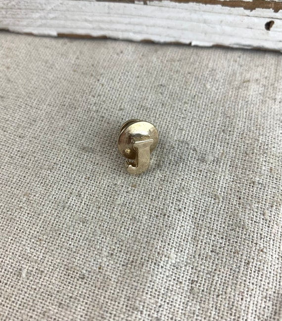 Avon letter j lapel - Gem