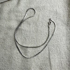 Avon Flat Triangle Link Chain Necklace, 16 Long, 1 Mm Wide, Silver Tone ...