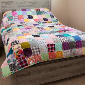New Retro Multi-color Patchwork Quilt, Mauve, Yellow, Pink, Blue, White ...