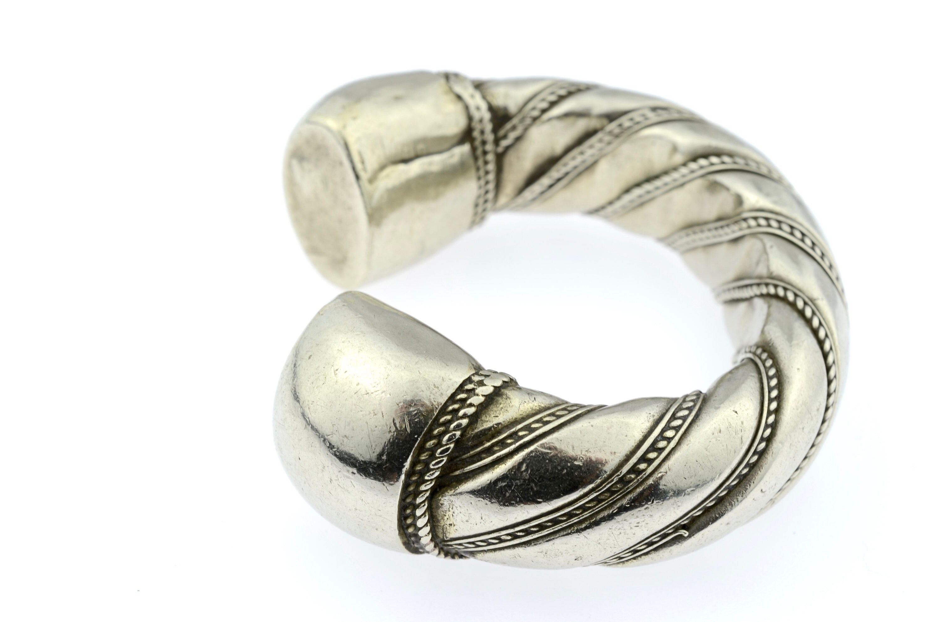 Small Saudi Arabian twisted bracelet. Antique Silver ethnic Bracelet ...