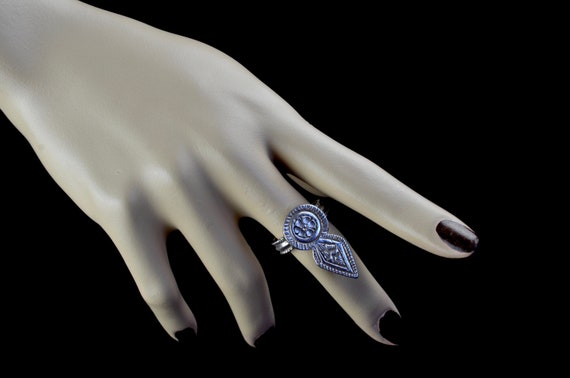 Tribal silver ring from Oman, Middle East jewelry, be… - Gem
