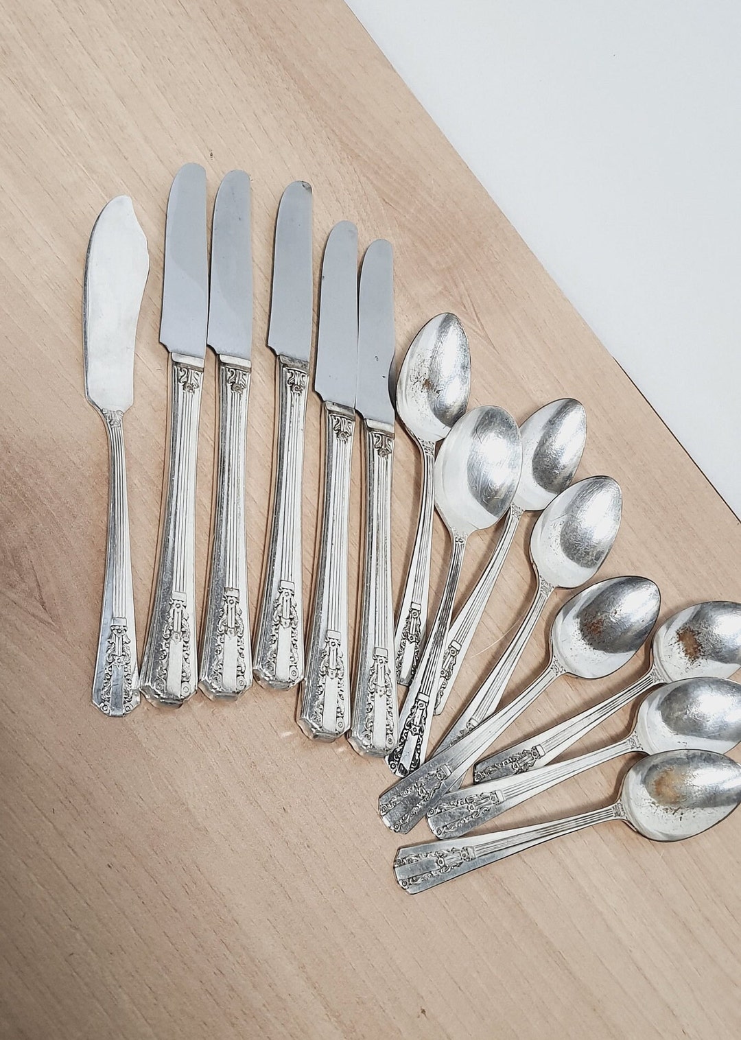 14 Piece Wm Rogers Flatware Set, Lido Pattern Oneida Rogers Flatware ...