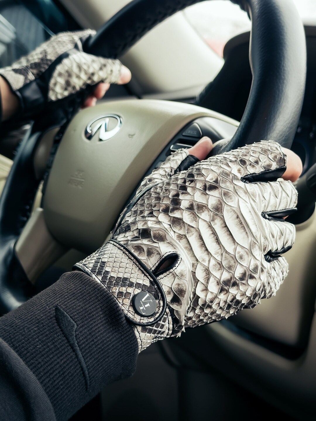 Python Driving Gloves, Luxury Leather Unisex Gloves, Driving Gloves. - Etsy