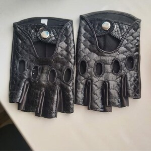 Python Driving Gloves, Luxury Leather Unisex Gloves, Driving Gloves. - Etsy