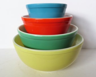 Vintage Pyrex Primary Color Mixing Bowls, Set of 4, Yellow, Green, Red ...