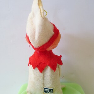 Vintage 1960er 60er Jahre Made in Japan Weißer Filz Flanell auf dem Pixie Knie Hugger Elfe Regal ...