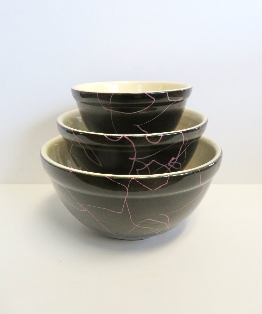 Vintage Hull Pottery Mixing Bowl Set – 1950s Atomic Pink Drizzle, MCM ...