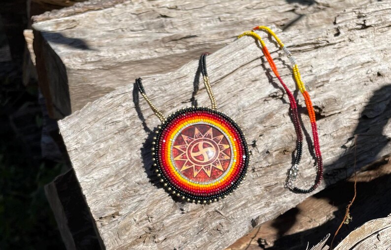 Native Beaded Medallions: Native Beadwork Around Cabochons - Etsy